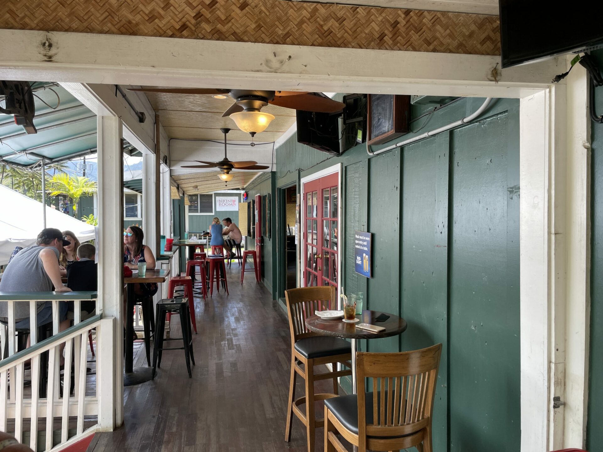Eat Where George Clooney Eats in Hanalei - Travel Poipu
